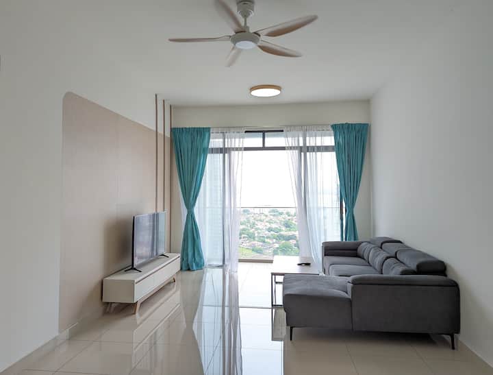New Apt Walk To Eatery + Pool/ Wi-fi/ Ac - Penang