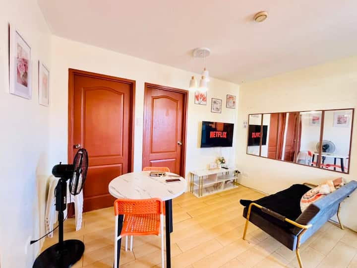 Feels Like Homie Staycation In Pasig - Taytay