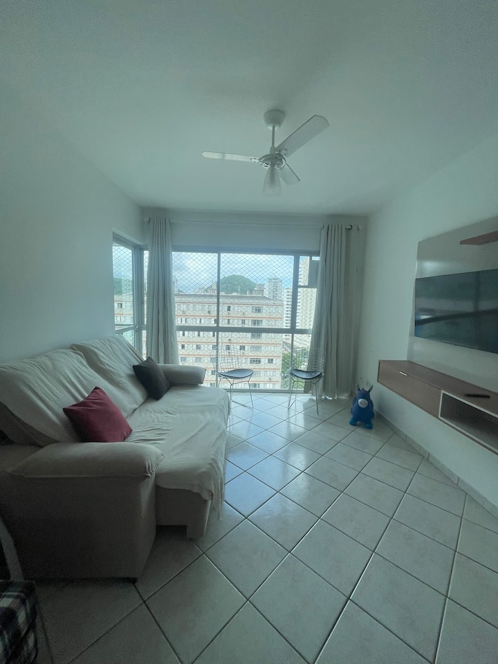 3 Quartos, Varanda, 2 Vagas, Próx Praia - Guarujá