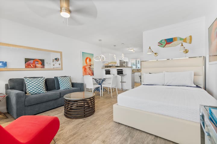 Salty Kisses Studio (107) - Fort Lauderdale