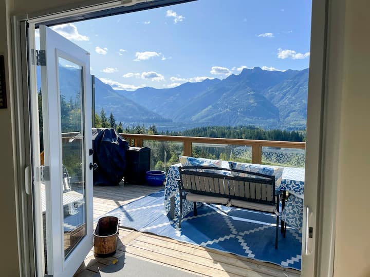 Stunning View L Swimming Pool L Hot Tub L 16 Acres - Chilliwack