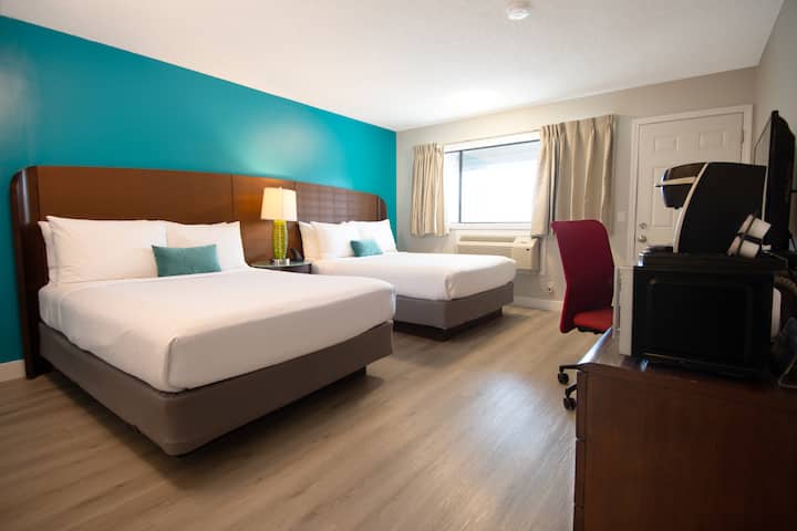 Tide’s Coastal Haven Two Queens With Kitchenette I - Parksville