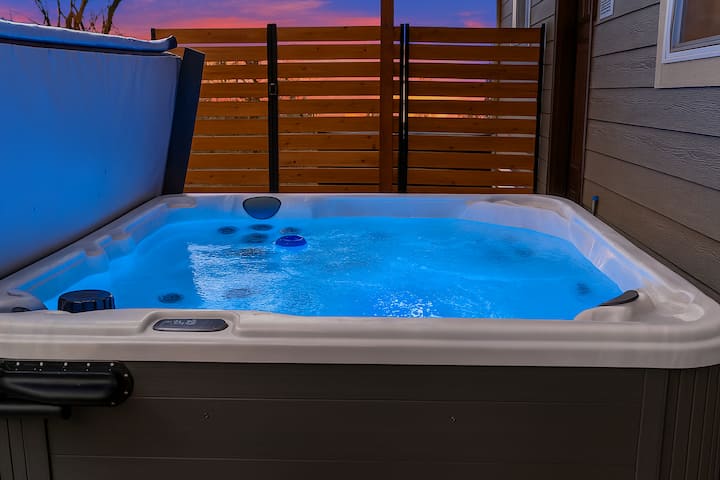 Hot Tub-covered Firepit-5 Mi To Park-king Bed-ac - Ashford, WA