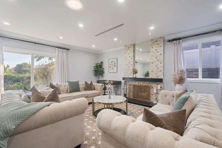 135 Luxurious, Modern Private Home - Los Angeles, CA