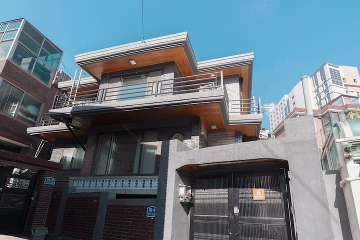 Jan 50% [5 Rooms] Big House Middle Of Seoul - Seoul