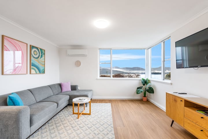 Stunning Views - 2 Bedrooms - 7 Mins To Cbd - 
