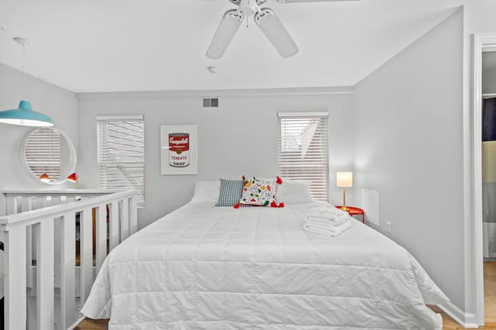 1br Loft | King Bed | Parking Permit | 2 Tvs - Pittsburgh