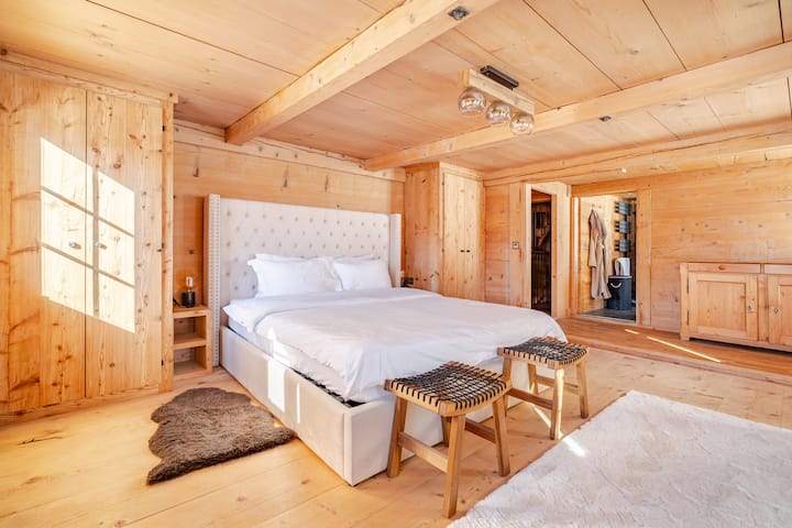 Stunning 5 Bed Fully Serviced Chalet Near Gstaad - Leysin