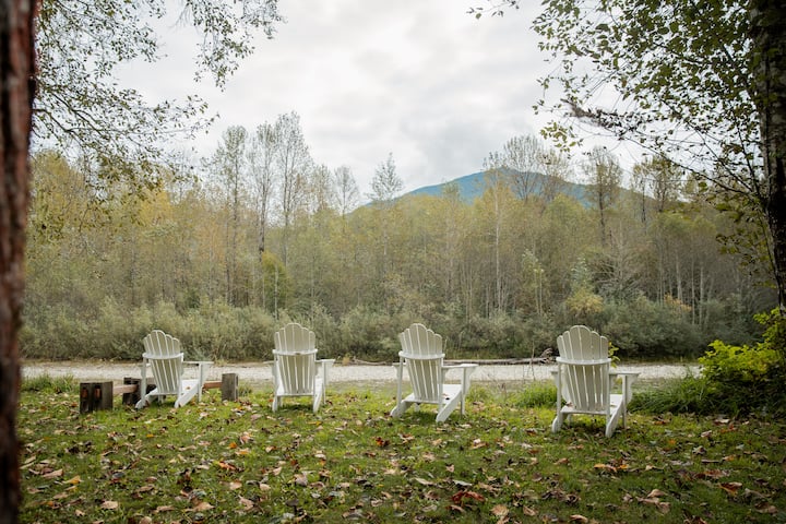 Cascade River Bungalow In The North Cascades - Cyclone Lake, WA