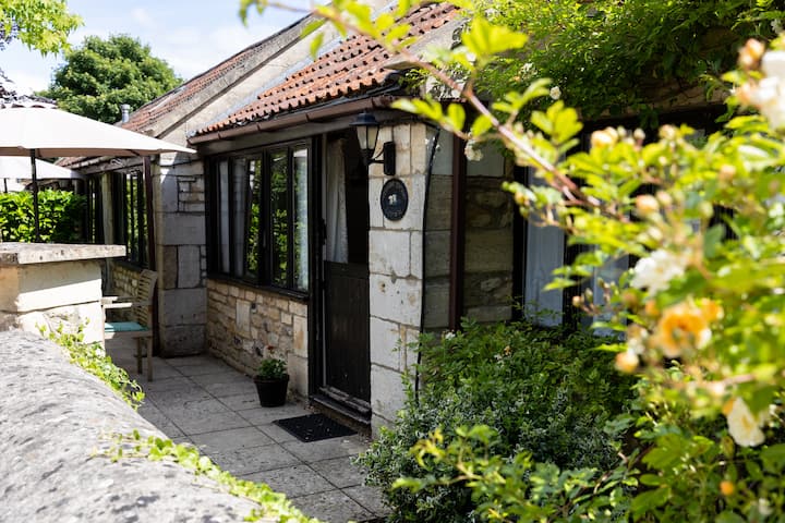 Country Cottage & Indoor Pool, Near Bath - Bath