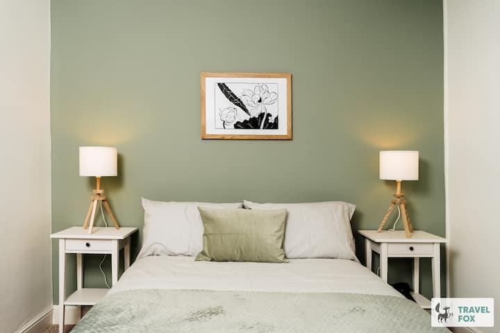 Alice's Central Stay: Parking + Motor Point Arena - Nottingham
