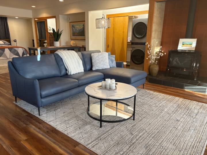 Executive, Downtown Studio W/ Heated Garage! - フェアバンクス, AK