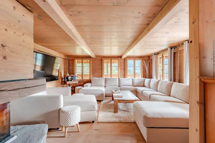 Butler-serviced 5 Bed Chalet Near Gstaad -