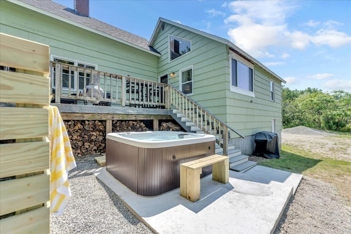 Waterfront Acadia: Hot Tub-fire Pit-game Room - Maine