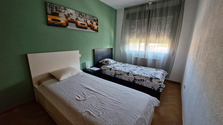 Habitación En Chalet Con Jardín En Galapagar (2) - Collado Villalba