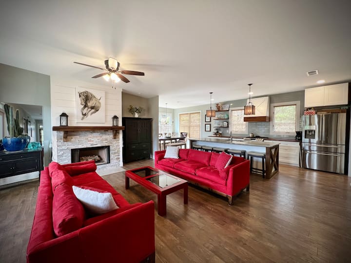 Beautiful Home In Ball Ground Ga - Jasper, GA