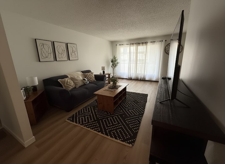 Newly Renovated 2br | W/parking & Near Nlrhc - Fort McMurray