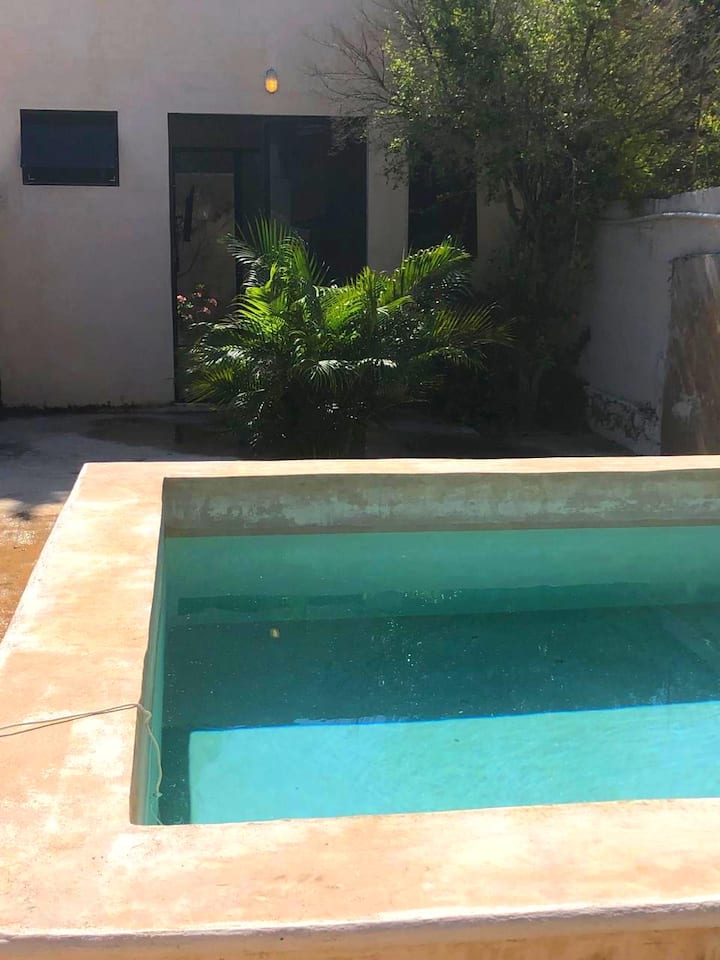 Casa Bolívar: Piscina Privada,parque De La Plancha - Yucatán