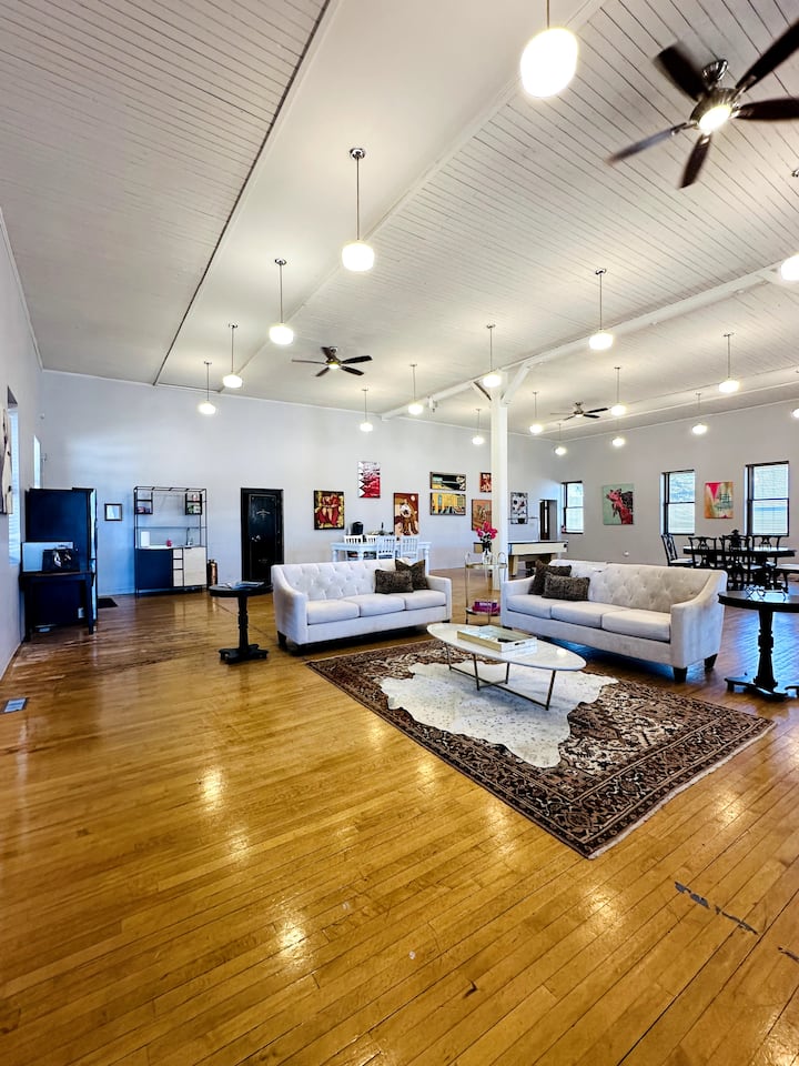 Freighthouse Suite - Grand Forks, ND
