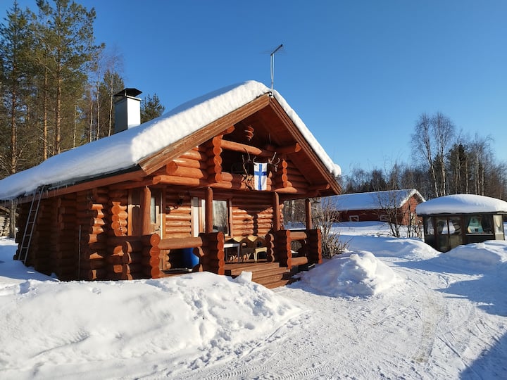 Hirsimökki Ounasjoen Rannalla - Lappland