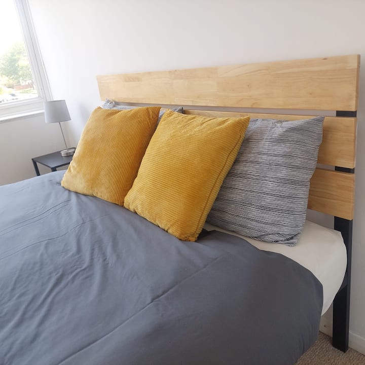 3 Bedroom\ 2 Bathroom House - Wimbledon -Near Tube - Surbiton