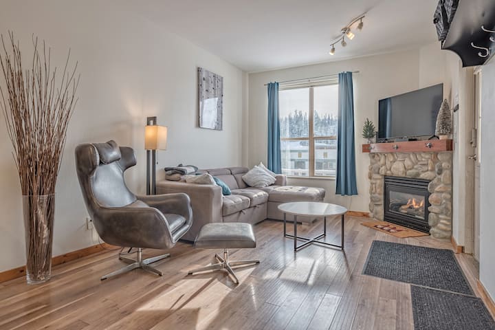 Ground Floor Creekside Condo W/king Master Bedroom - Armstrong