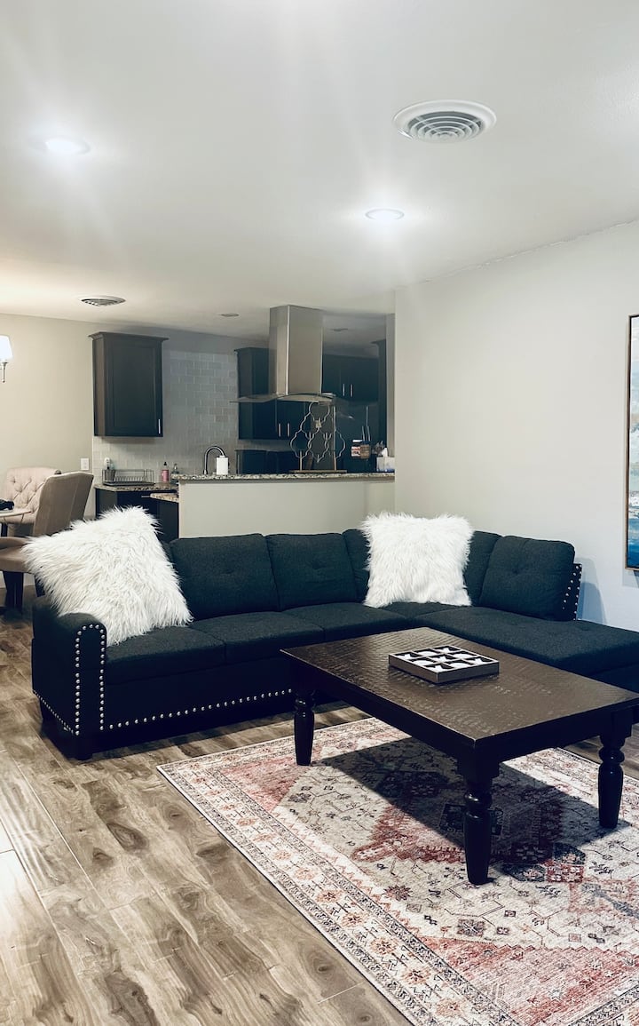 Peaceful And Centrally Located! - Austin, TX