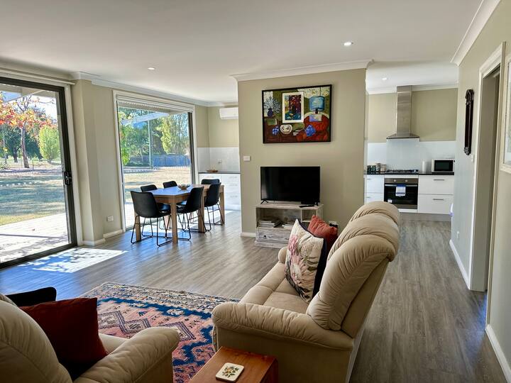 Elora Cottage - A Peaceful Rural Getaway - Cootamundra