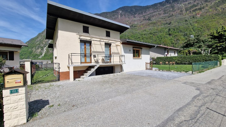Maison Avec Jardin 6 Personnes, Face à La Montagne - Aigueblanche