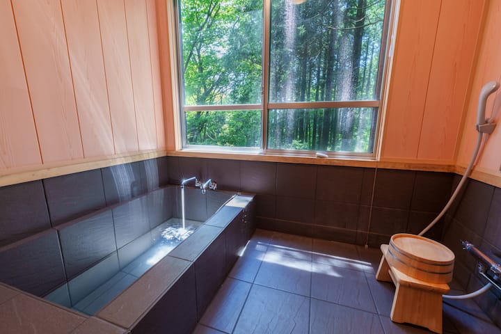 【Rin 箱根】森の中の一軒家・ロープウェイ近・Bbq・プロジェクター・uno/ジェンガ・ハンモック - Hakone