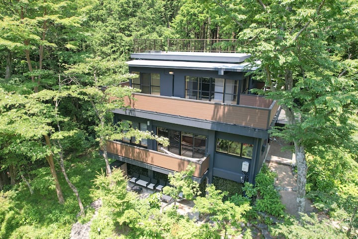 【Rin 箱根】森の中の一軒家・ロープウェイ近・Bbq・プロジェクター・uno/ジェンガ・ハンモック - Hakone