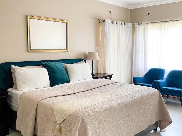 Cozy Home In Gated Community Near Wonderful Dining - Zimbabwe