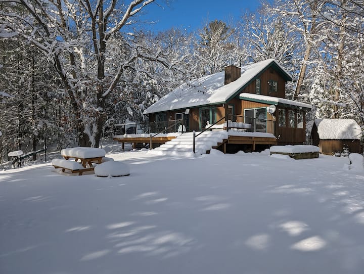 Sweet 4 Bedrm Muskoka Lakefront Cottage - Gravenhurst