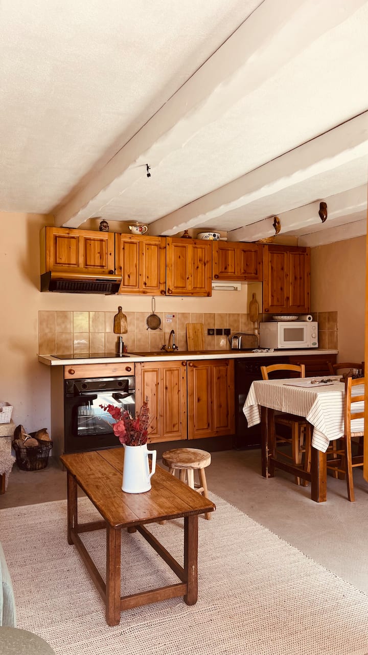 Grange Pour 6 Personnes Avec Studio Indépendant - Beuil