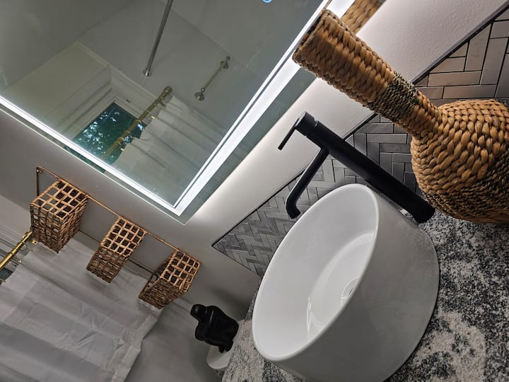 Renovated, Safe Neighborhood,  Fenced Yard, Deer - Columbia, SC