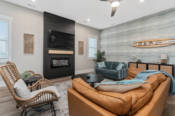 Top 1%, Coastal Luxury. 5 Min Walk To Beach! - Carolina Beach, NC