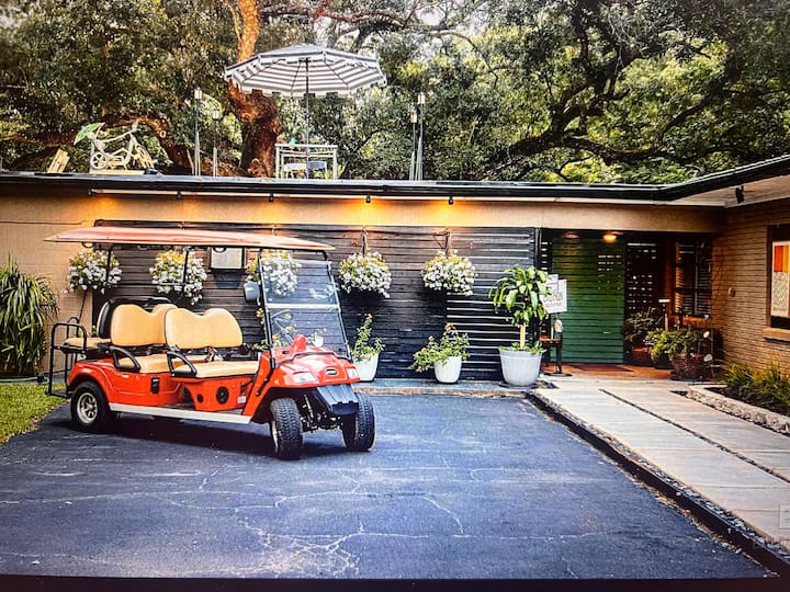 Downtown Midcentury Modern, Freegolfcart Renovated - Fairhope, AL