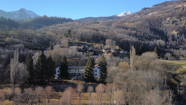Tana Della Volpe - House With Room For 80 Guests - Antagnod