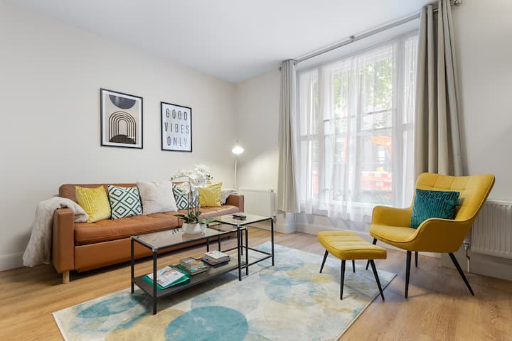 Maida Vale, Modern 1 Bed Apt, Sleeps 4, London. - Londra