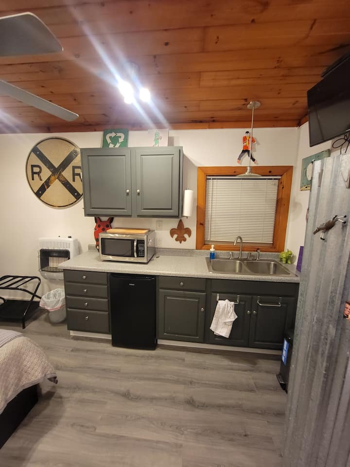 Jason And Vicki's Love Shack - Charleston, MS