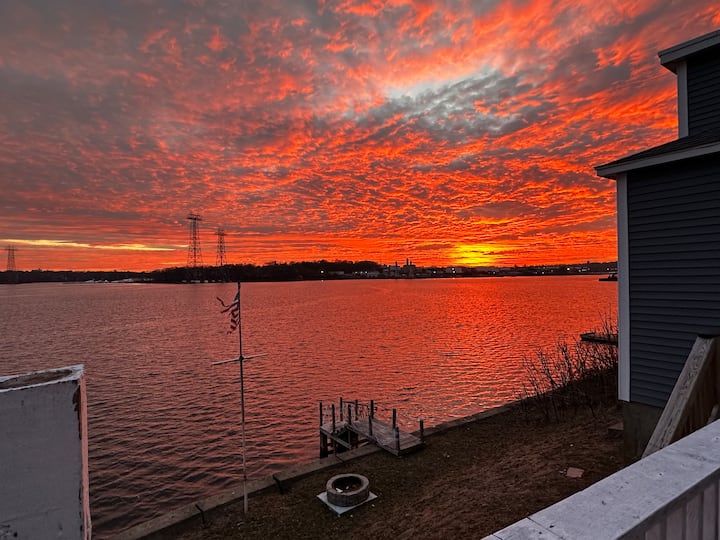 Beautiful Waterfront 3bdrm - Quincy, MA