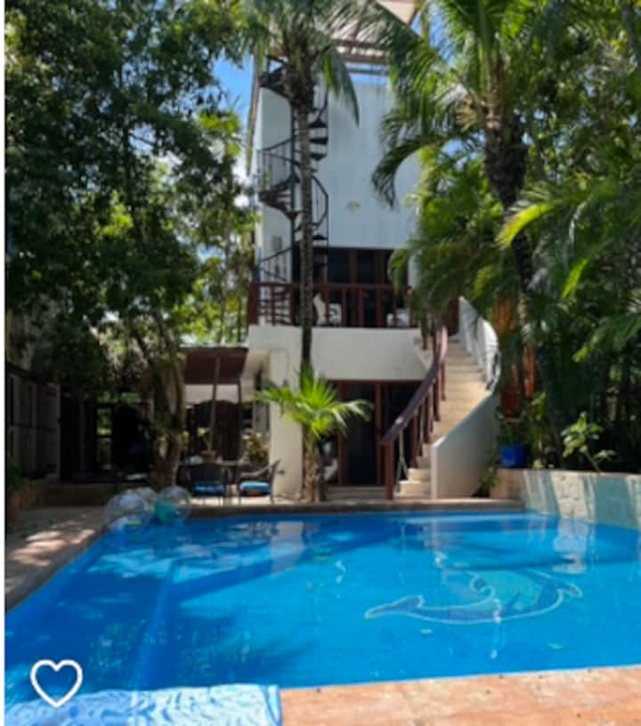 Akumal Family Villa & Guesthouse - Courtyard Pool - Akumal