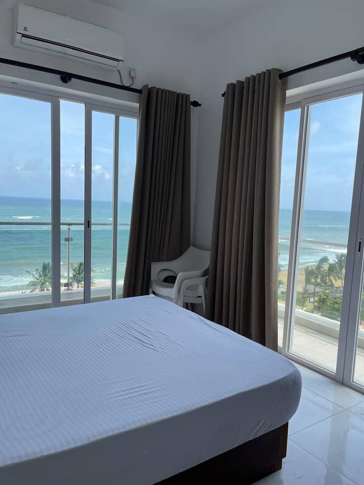 Blue Ocean Sea View Apartment - Colombo