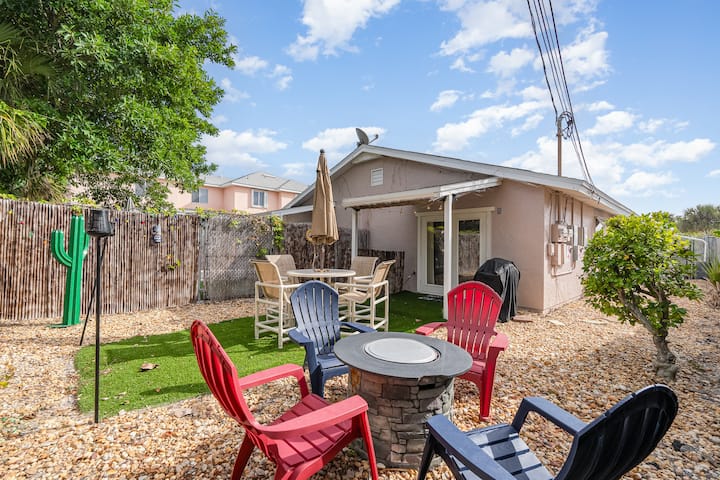 Tiki Cottage - Cape Canaveral, FL