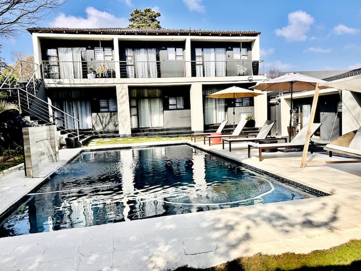 Luxury Apt Walk To Melrose Arch(10) - Johannesburg