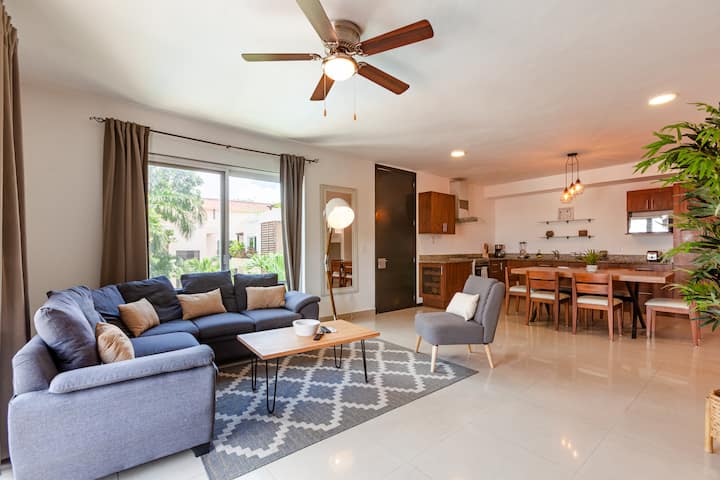 10 Bedrooms - 4 Condos - City Center - Playa del Carmen