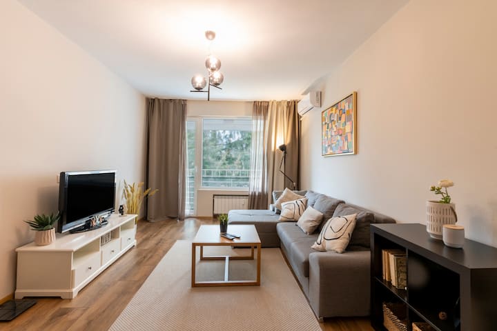 Modern 80m² Flat |Next To Park + Metro + 2 Acs - Sofia