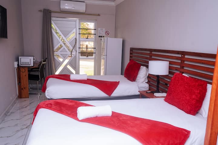 Neat Double Suite - Mthatha