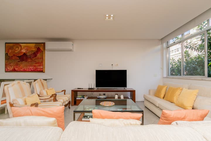 Apto Confortável C/garagem/2 Quadras Praia/seg.24h - Rio de Janeiro