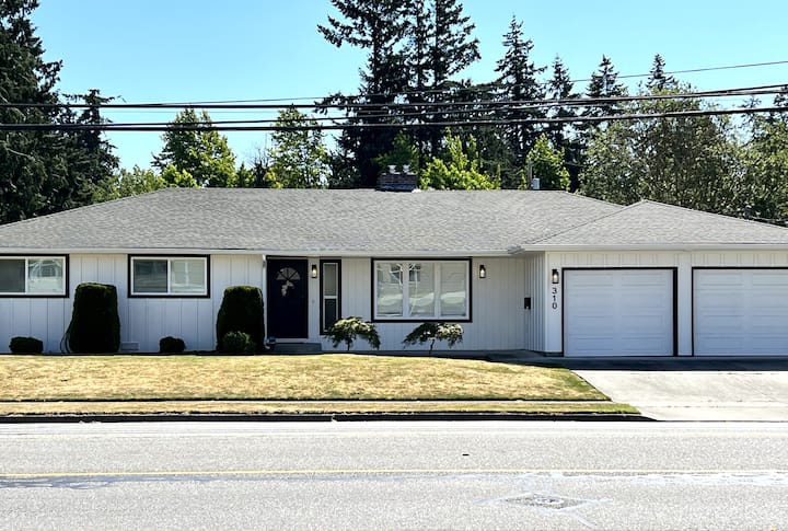 Comfortable Family & Pet Friendly Home - Mount Vernon, WA